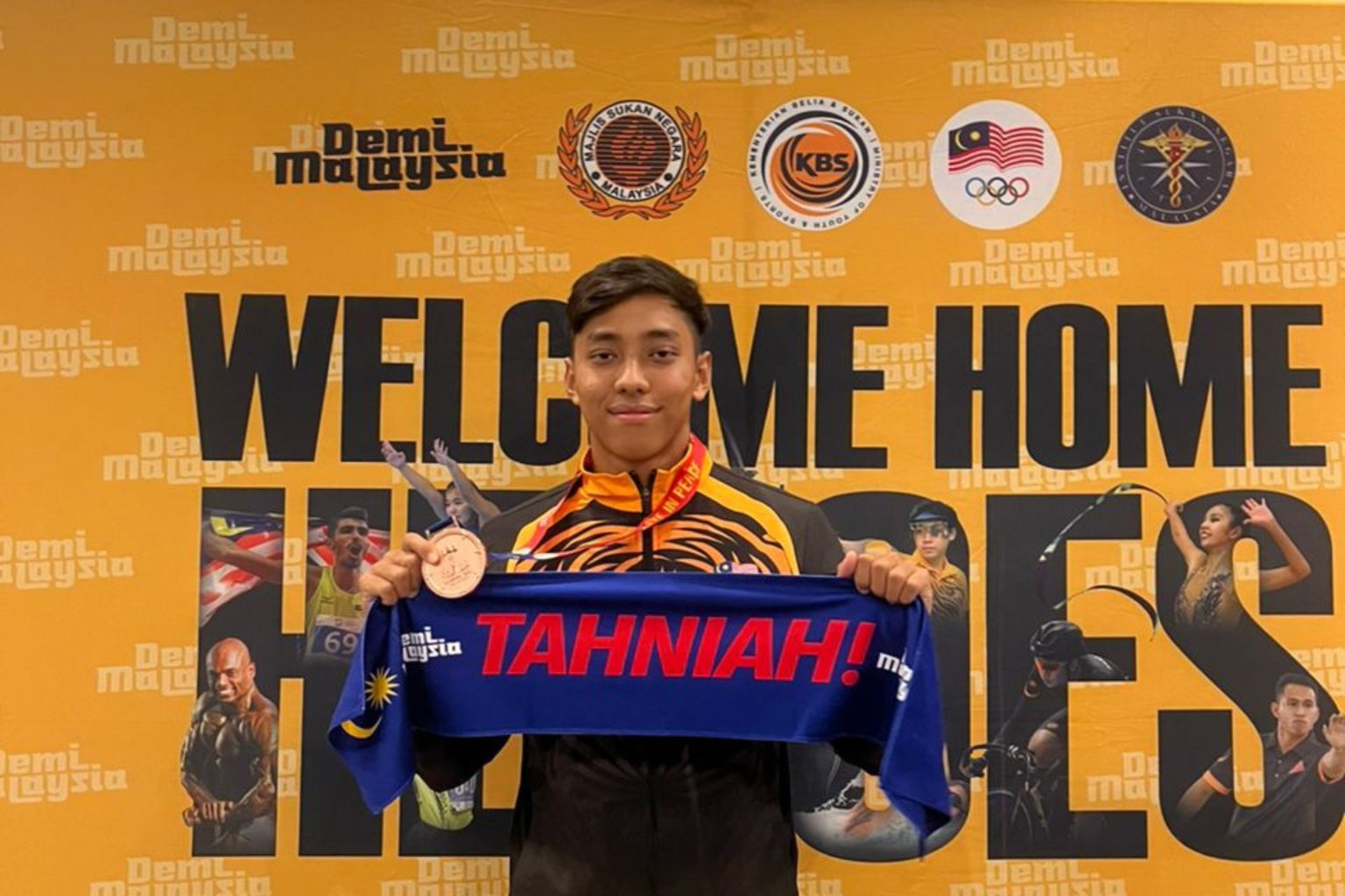 INTI’s Chris Chew Vi Min Sweeps Gold in Finswimming – INTI International University & Colleges